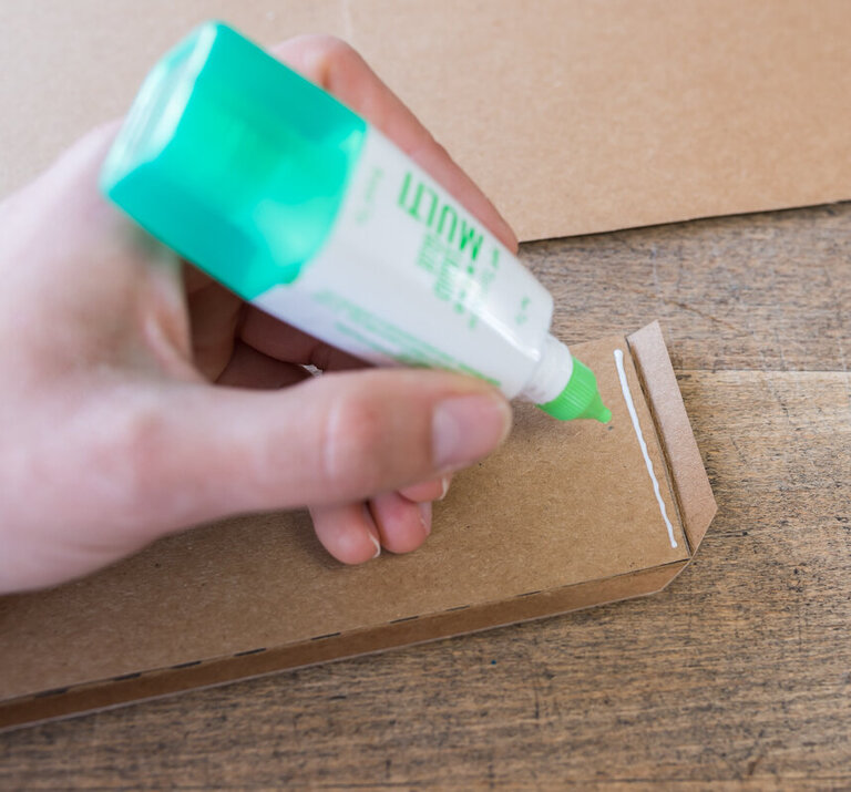 Tombow Europe: Strong & precise glue for every project - liquid glue ...