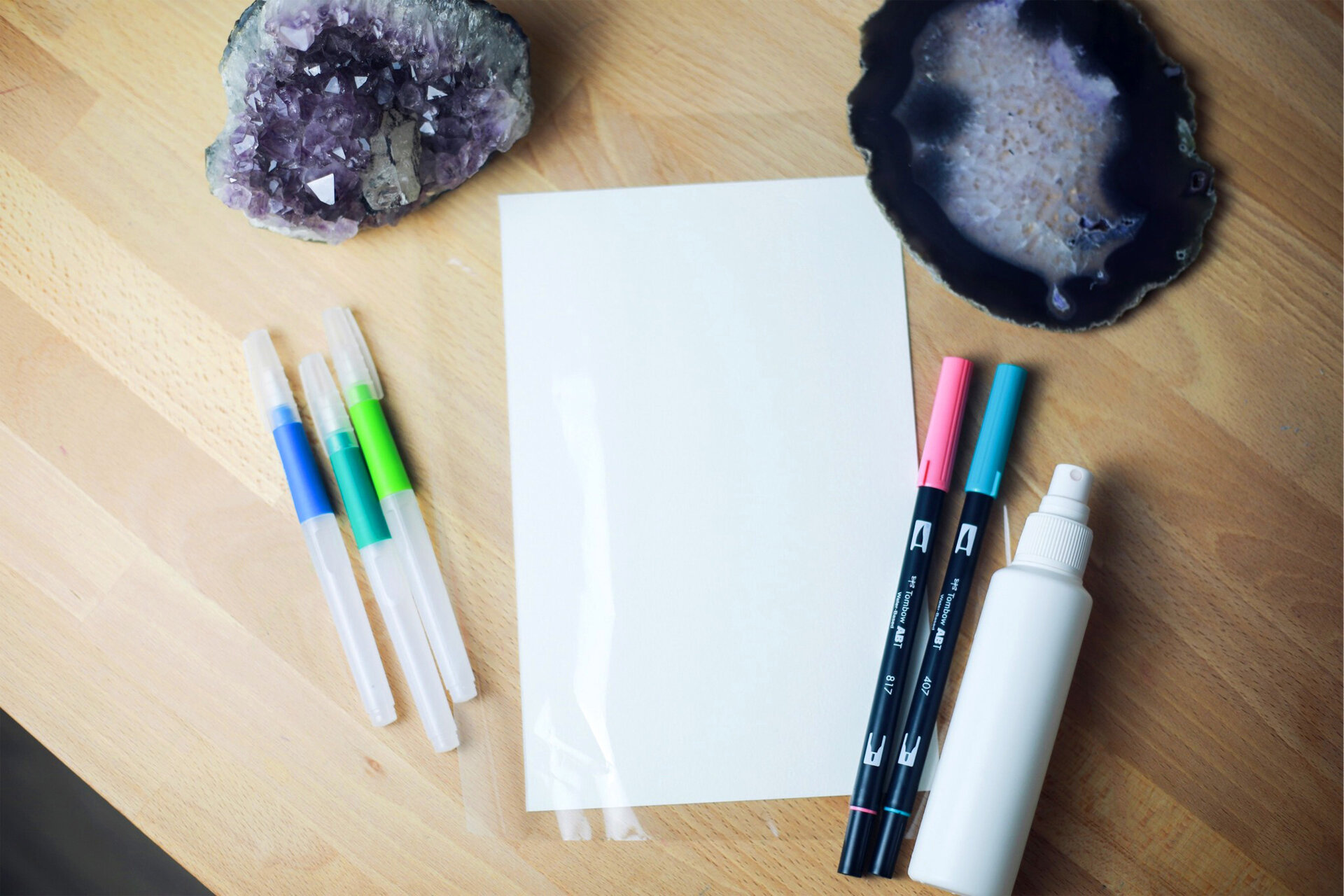 Tombow Europe: Watercolor background with vintage motif | Tombow